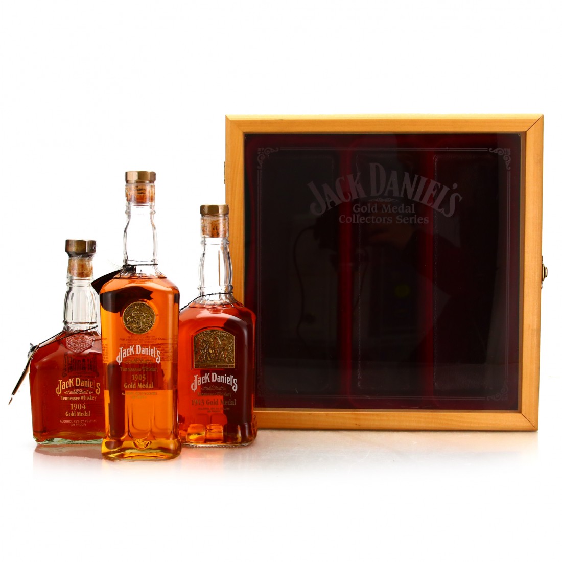 Jack Daniel's Gold Medal x 3 / Collectors Series | Whisky Auctioneer