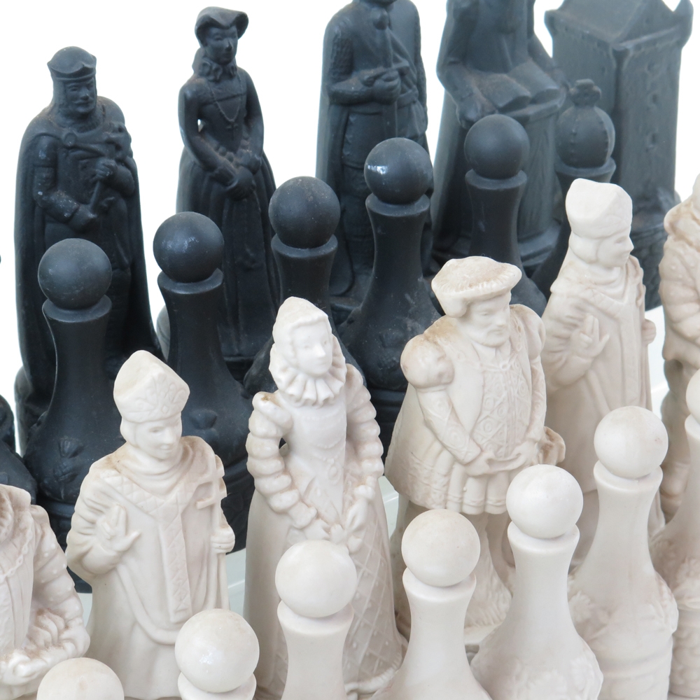 Beneagles Thistle and Rose Chess Collection Miniature Decanter ...