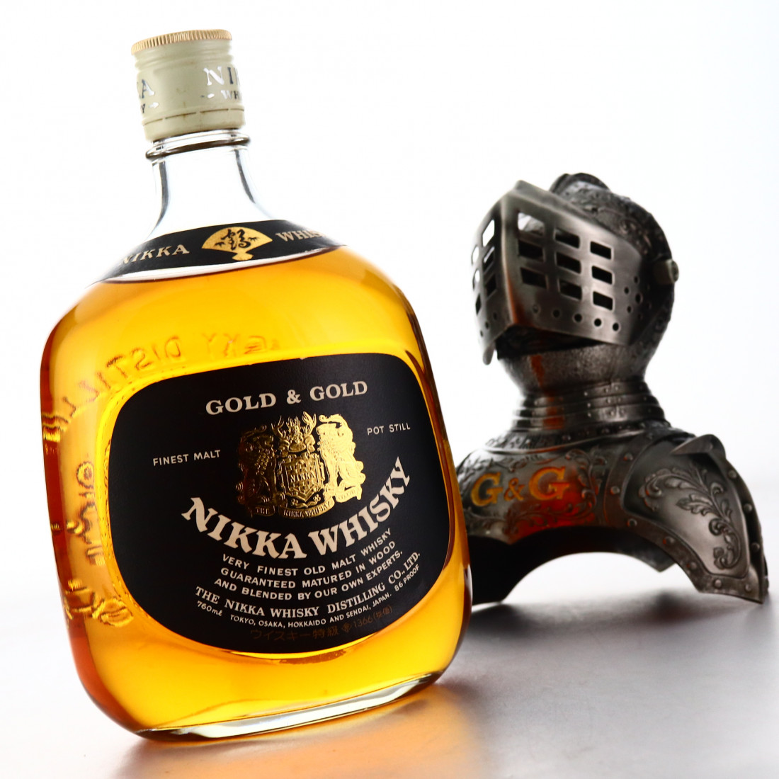 Nikka Gold and Gold with Knight Ornament | Whisky Auctioneer