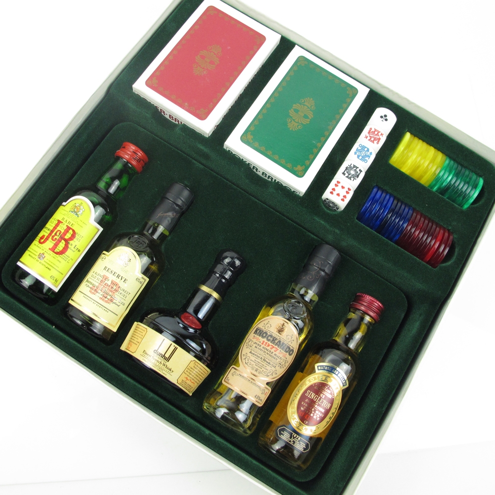International Distillers & Vintners Gift Set / Including 5 Miniatures ...
